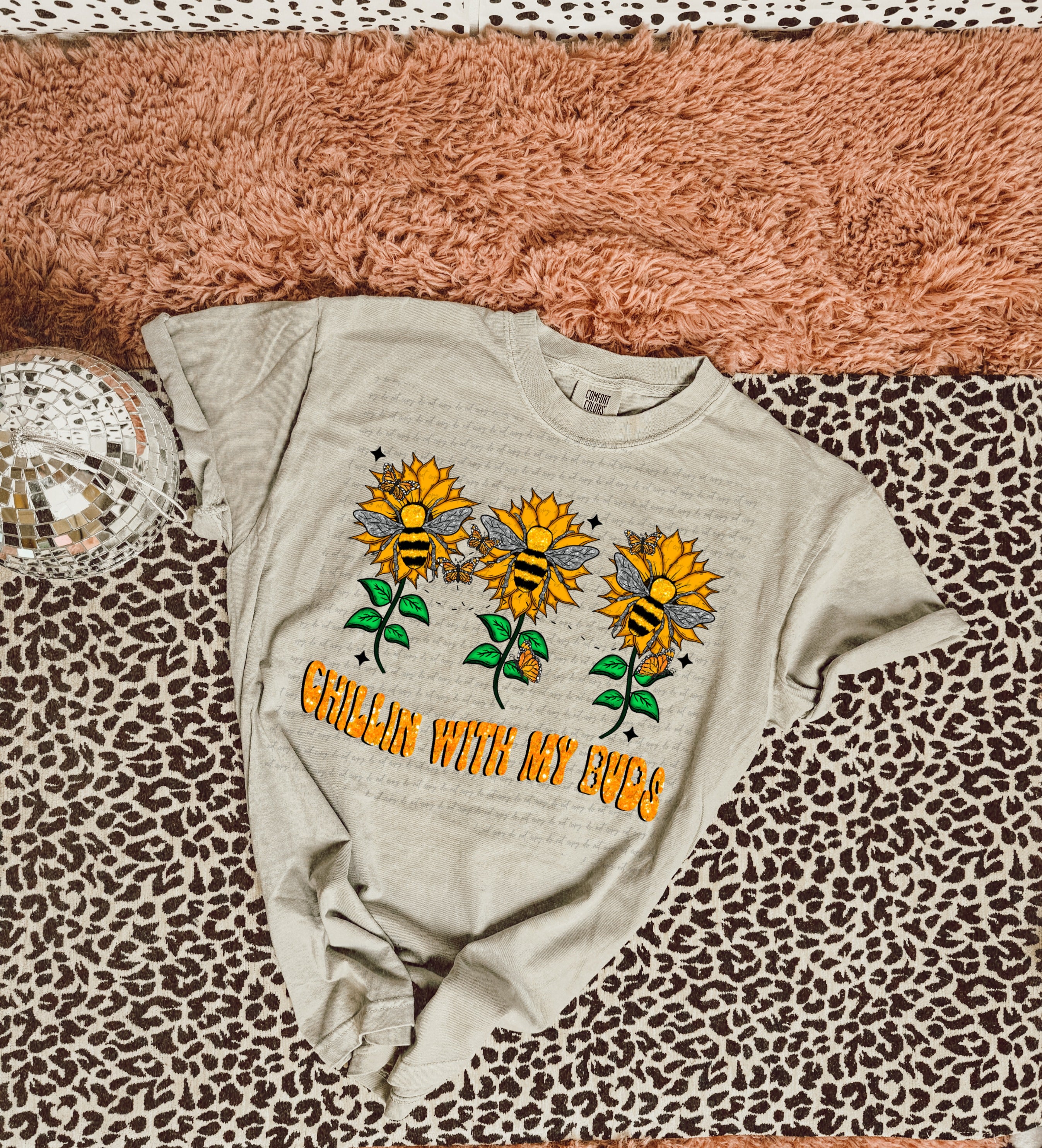 Chillin with my buds bees flowers 22174 DTF transfer – Mud & Grace ...